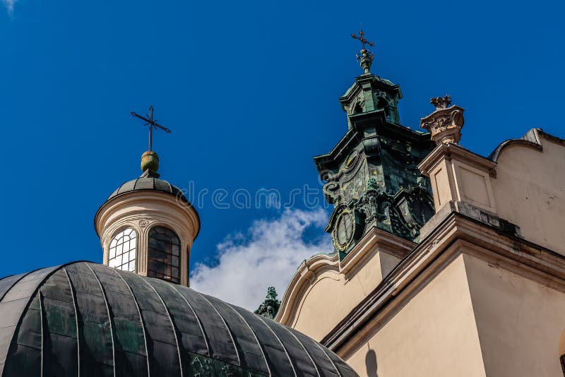 Low-angle of Golden Rose Synagogue Sunlit Clear Sky Background Stock ...
