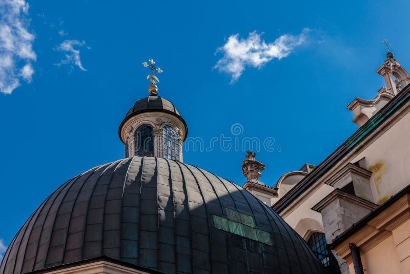 Low-angle of Golden Rose Synagogue Sunlit Clear Sky Background Stock ...