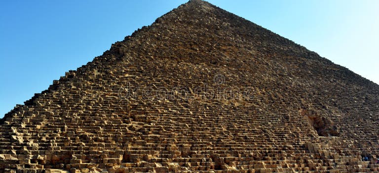 Low Angle Shot of the Great Pyramid of Giza Stock Photo - Image of ...