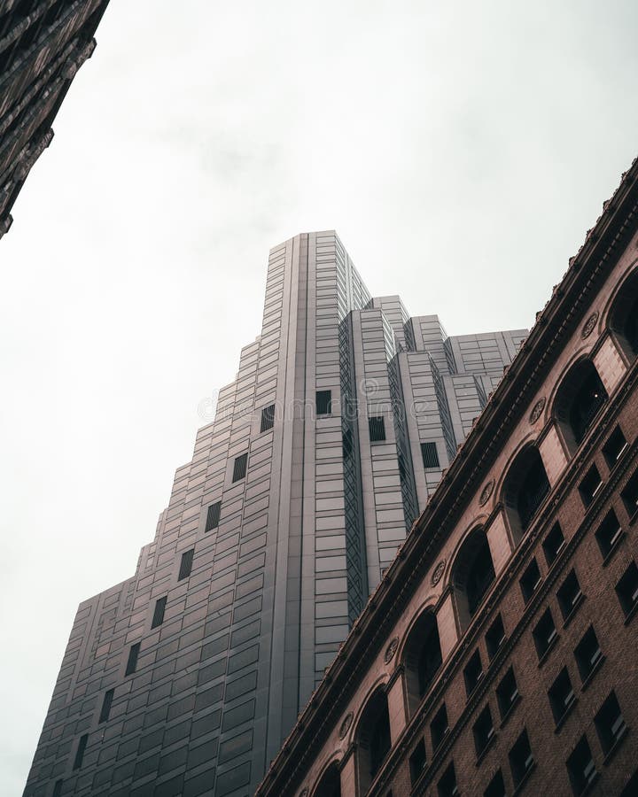 Low Angle Shot of a Modern Skyscraper in the Cityscape on the Backdrop ...