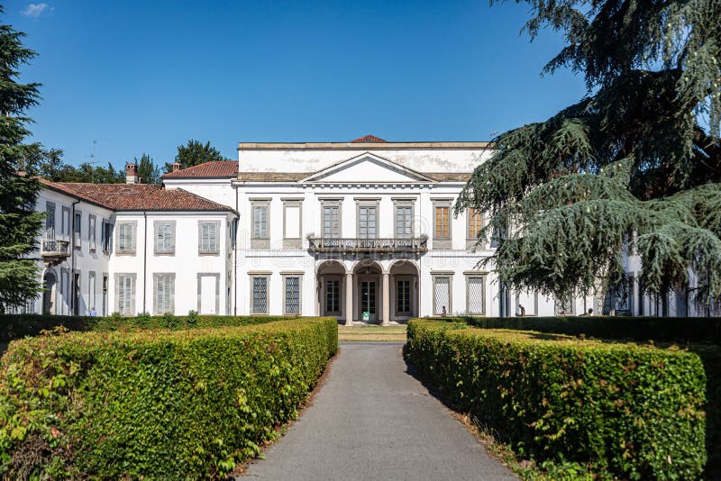 Low-angle View of a Modern House in Monza, Italy Editorial Stock Image ...
