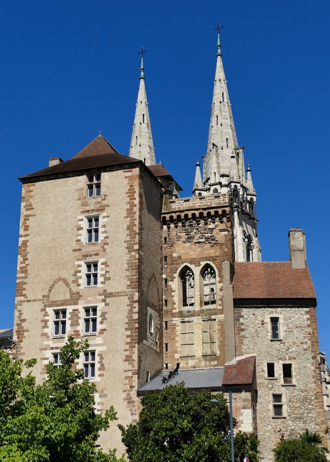 The Old Keep of the Castle of the Dukes of Bourbons in Moulins Stock ...