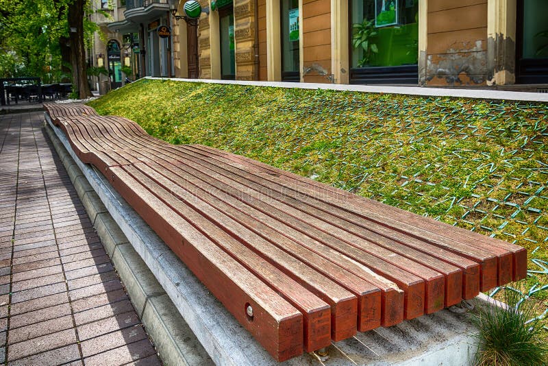 Low Angle View of Park Benches Editorial Image - Image of diminishing ...