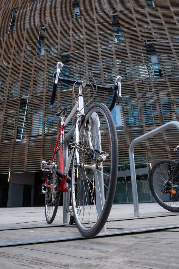Low Angle View of Retro Bicycle Editorial Photo - Image of lock, travel ...