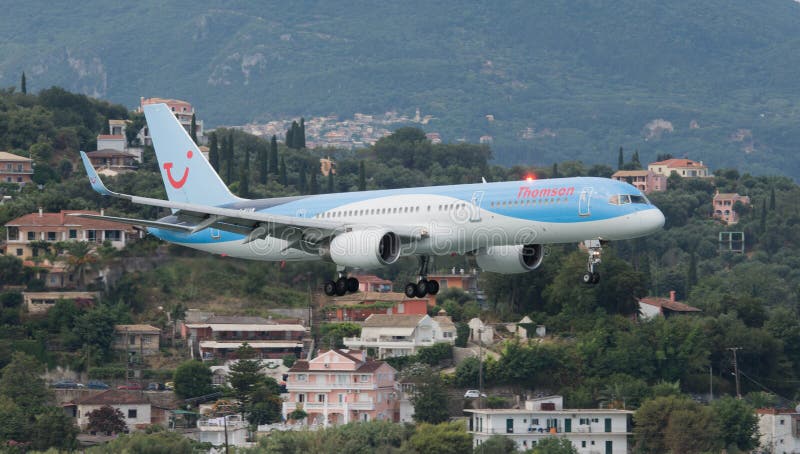 Low flying Jet editorial photography. Image of boeing - 60572957