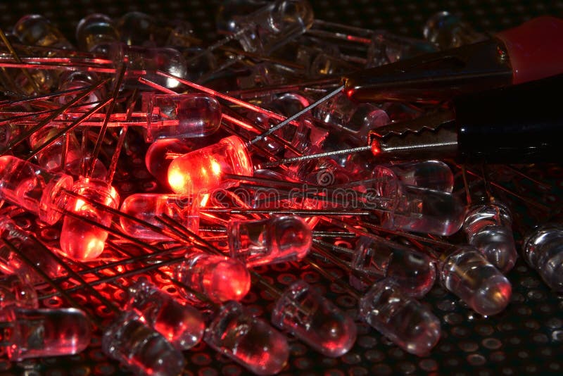 Low-power Semiconductor Red LEDs in Transparent Plastic Housing ...