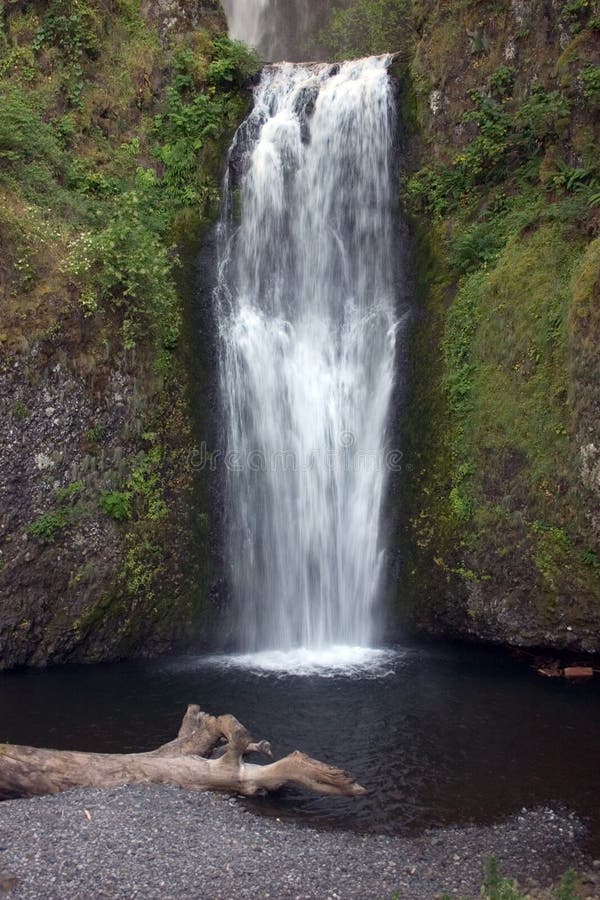 Lower Multnomah Falls stock photo. Image of fall, cool, splash - 39402