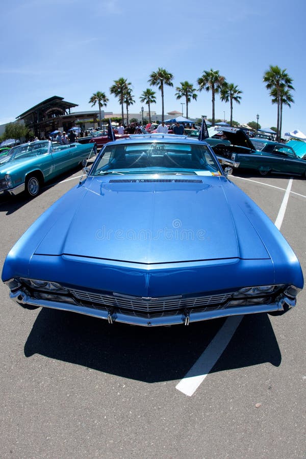 Lowrider Bleu D'Impala De Chevy Image éditorial - Image du travail ...