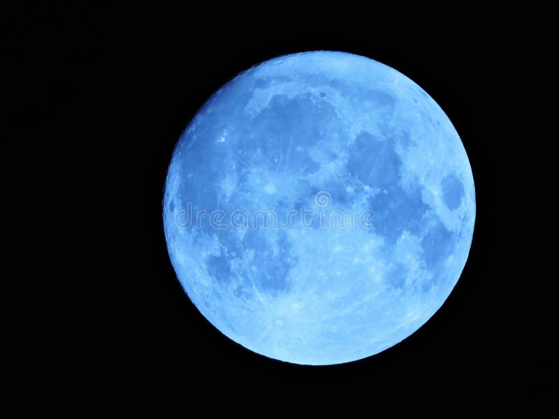 Lua Cheia Azul Isolada No Fundo Branco Com Trajeto De Grampeamento ...
