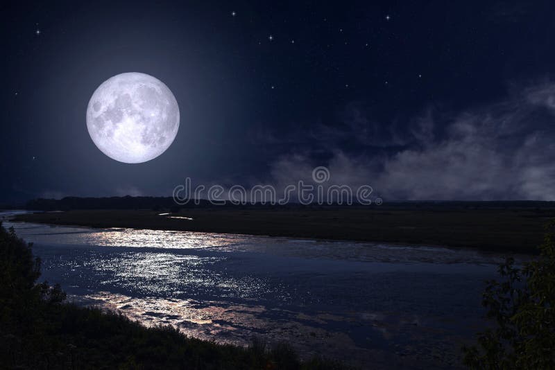 A Lua Cheia Acima De Um Rio Foto de Stock - Imagem de astrologia, azul ...
