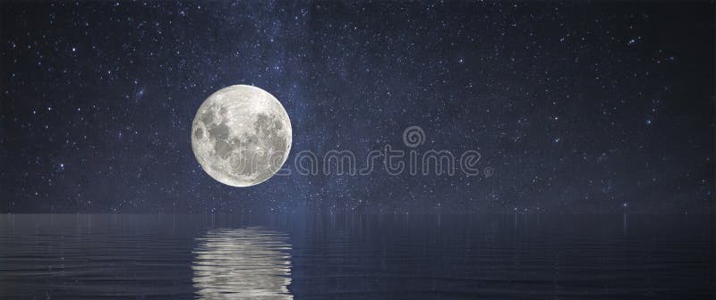 Lua Cheia No Mar Fotos De Stock - Baixe 912 Fotos Royalty Free