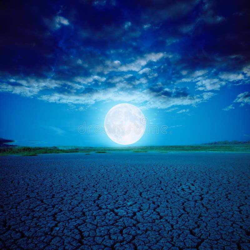 Lua cheia sobre o deserto imagem de stock. Imagem de nave - 63863399