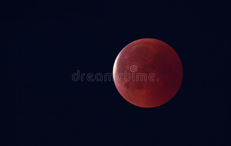 Lua cheia vermelha foto de stock. Imagem de eclipse - 126341538