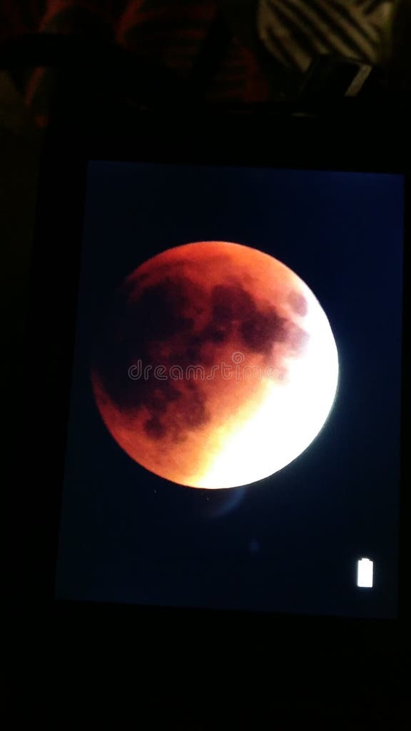 Lua cheia vermelha foto de stock. Imagem de original - 170936674