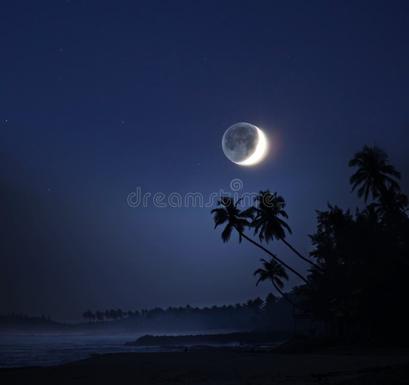 Luce della luna immagine stock. Immagine di onde, stagno - 54179383