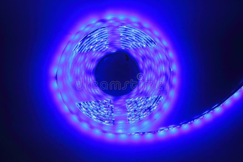 Luce Di Striscia Blu Del LED Immagine Stock - Immagine di luce, diodi ...