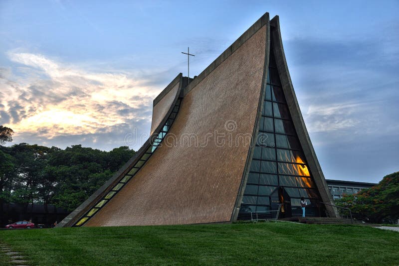 Luce Memorial Chapel En La Oscuridad Foto editorial - Imagen de ...