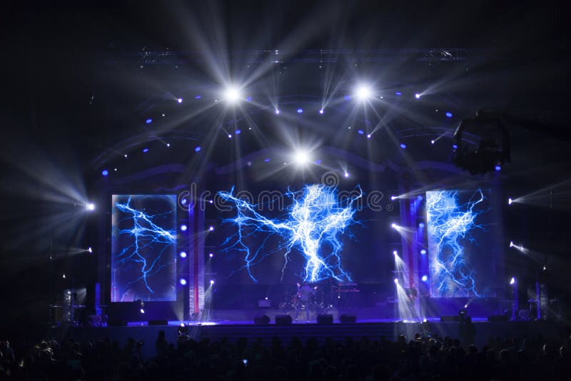 Luce nel teatro immagine stock. Immagine di apparecchiatura - 46263667