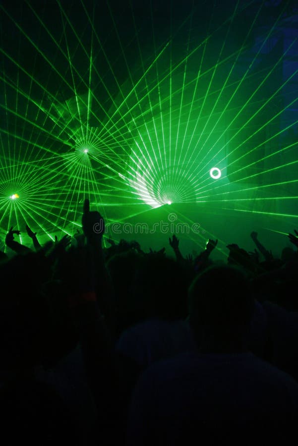 Luci laser in discoteca fotografia stock. Immagine di verde - 62985320
