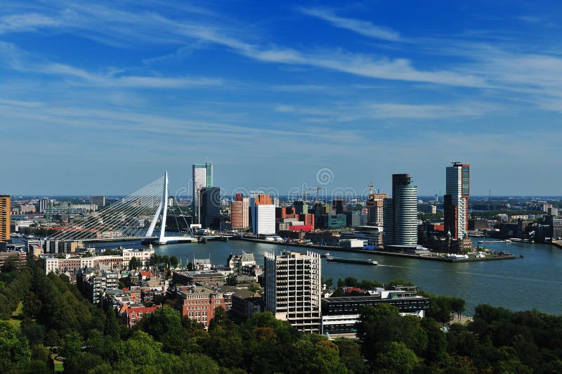 Luftaufnahme von Rotterdam redaktionelles foto. Bild von boot - 17033871