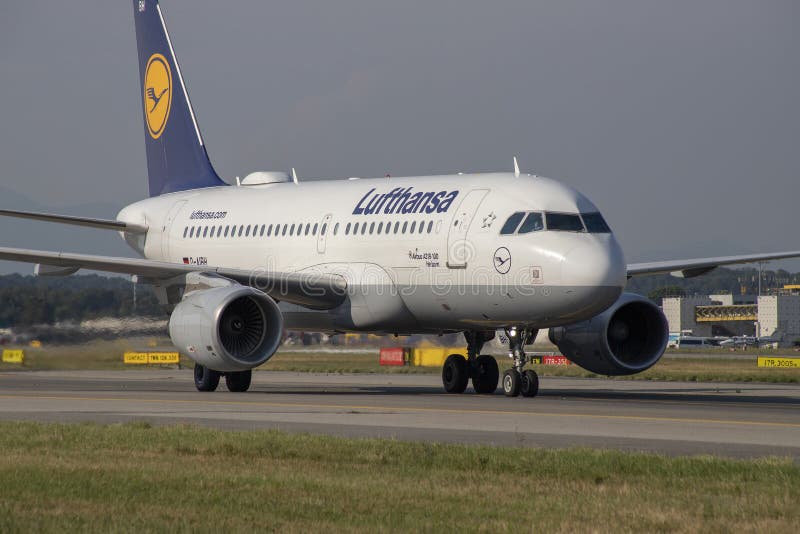 Lufthansa airbus 320 neo fotografía editorial. Imagen de manchester ...