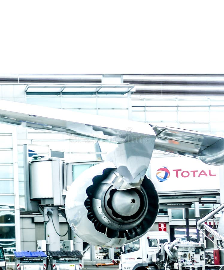 Lufthansa Boeing 747-8 Wing Editorial Photography - Image of airliner ...