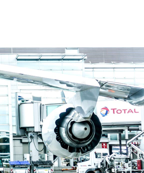 Lufthansa Boeing 747-8 Wing Editorial Photography - Image of airliner ...