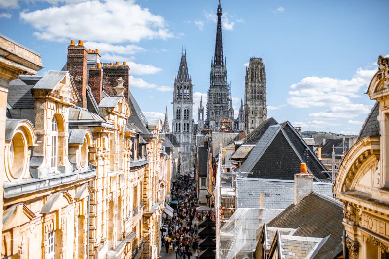 Rouen-Skyline stockbild. Bild von berühmt, architektur - 72507221