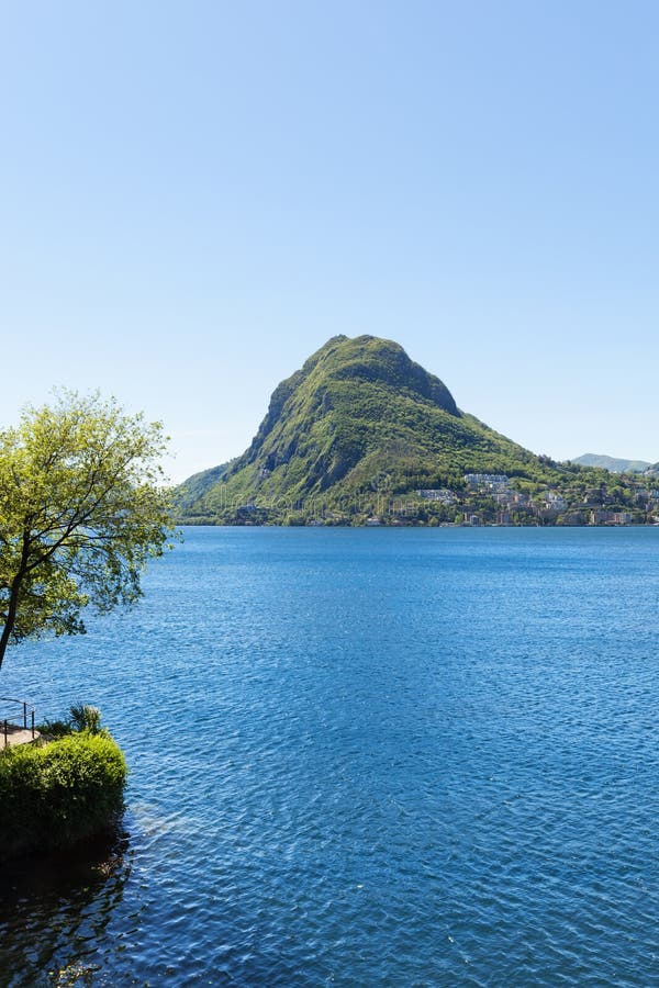 Lugano meer, Zwitserland stock foto. Image of nave, landschap - 74054886