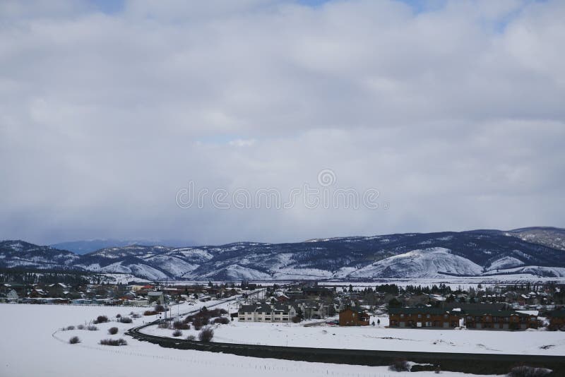 Lugna by arkivfoto. Bild av fridfullt, stillsamt, avslappnande - 63105964