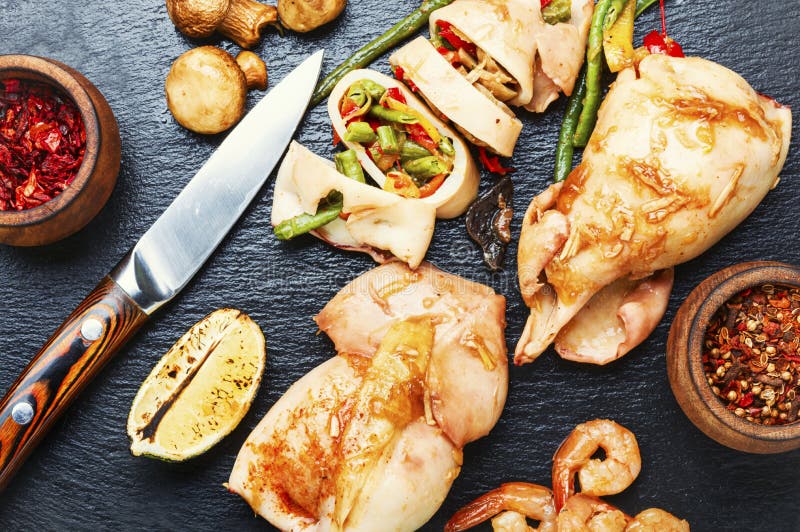 Lula assada recheada foto de stock. Imagem de gostoso - 194926194