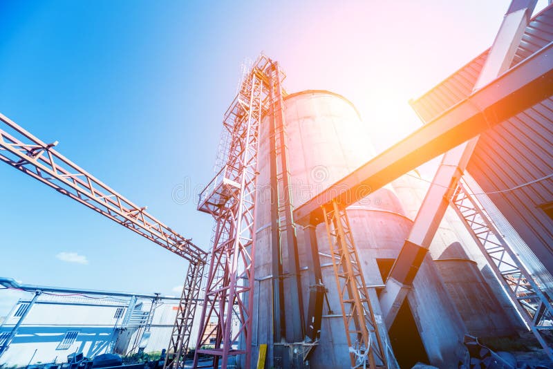 Lumber Ready for Loading into a Dry Kiln. Wood Drying in Containers ...
