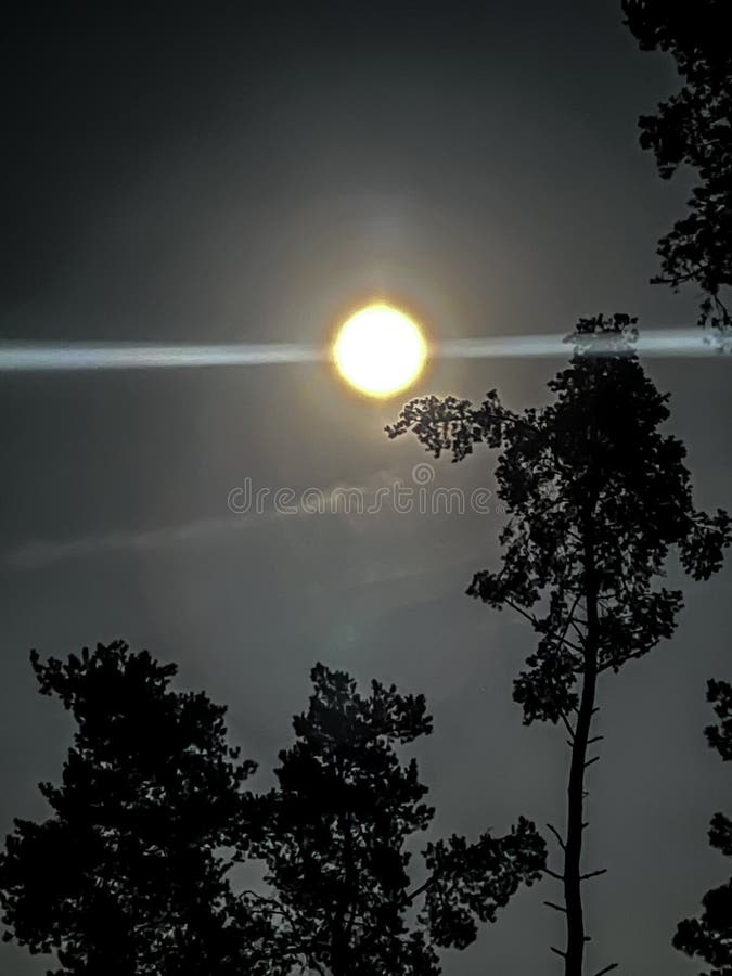 Lunar Corona ,Halo Optical Phenomenon Stock Photo - Image of glow ...