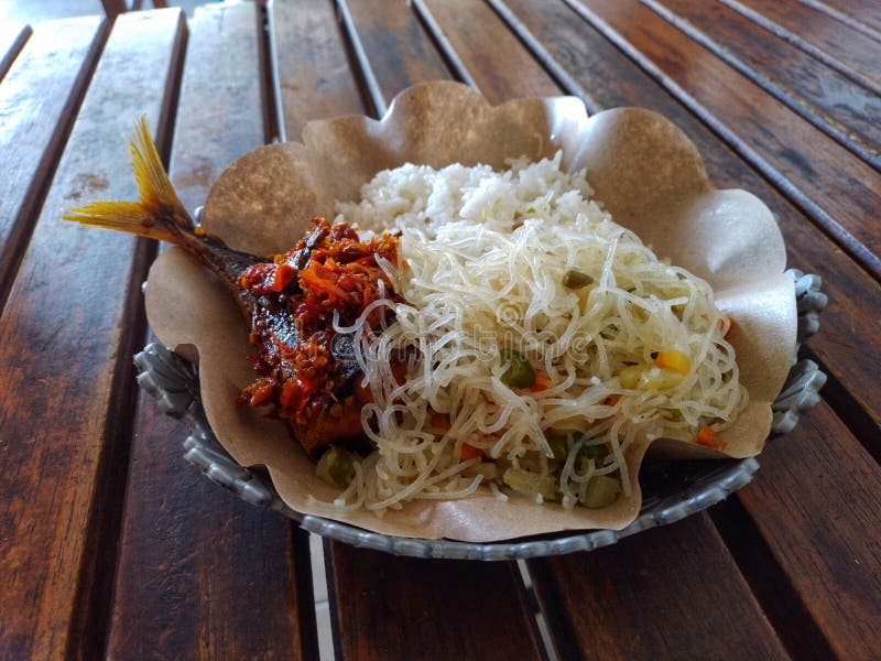 Lunch with a Portion of Rice Plus Fish with Chili Sauce and Vermicelli ...