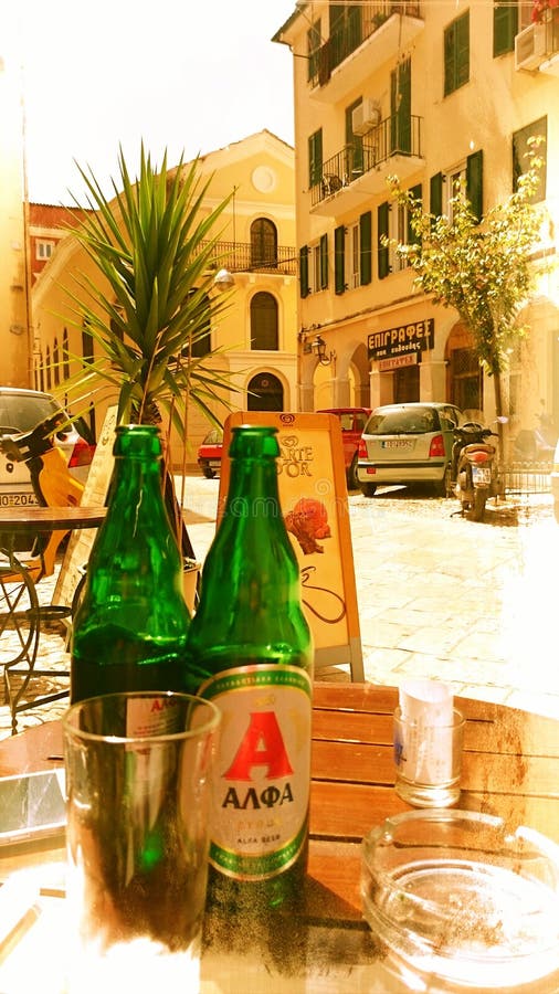 Lunch in the sun editorial photography. Image of lunch - 60075962