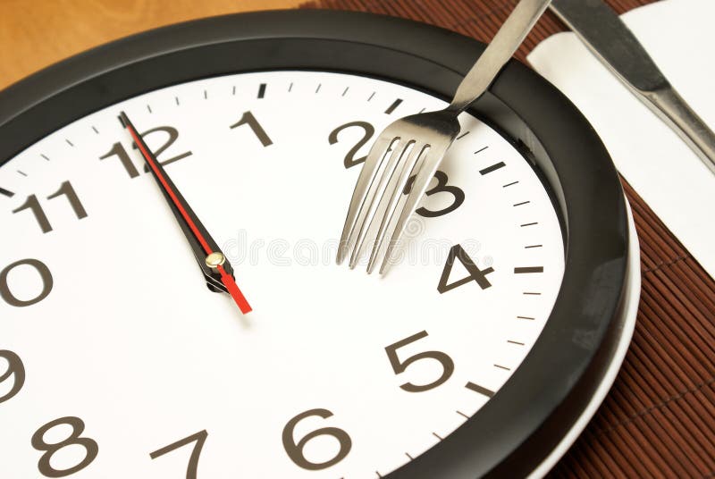 Plaat Met Wijzerplaat - Het Concept Van De Lunchtijd Stock Afbeelding ...