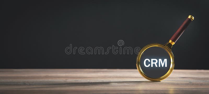 Lupa Con Cristales De Texto Sobre Mesa De Madera Imagen de archivo ...