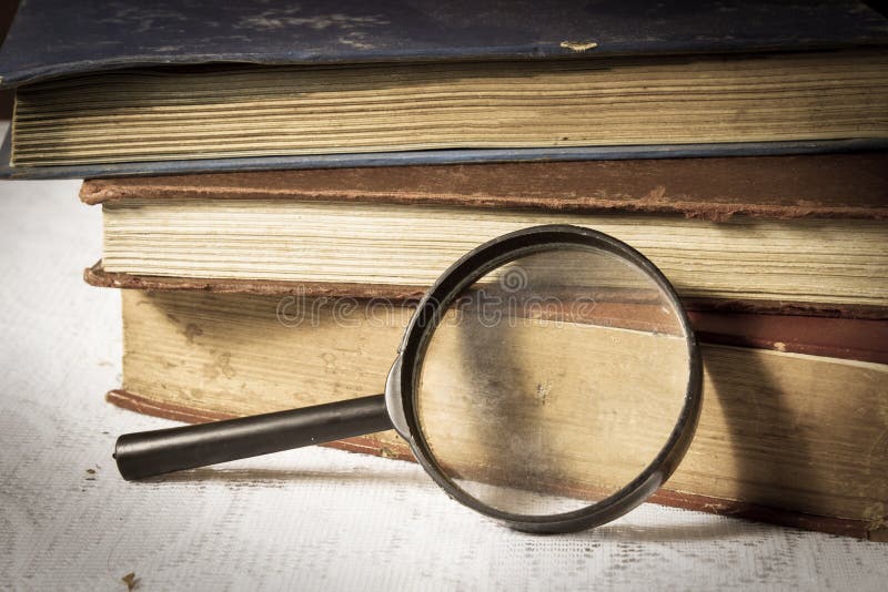 4,298 Lupa De Tabla Documentos Fotos de stock - Fotos libres de ...