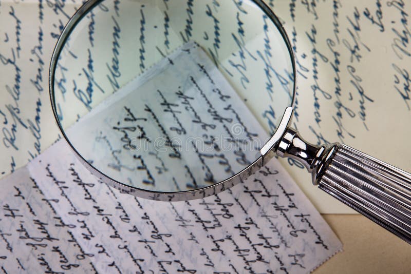 Lupa e letras do vintage foto de stock. Imagem de manuscrito - 44468670