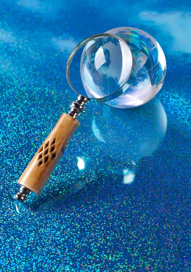 Lupa y globo imagen de archivo. Imagen de elemento, mirada - 24222001