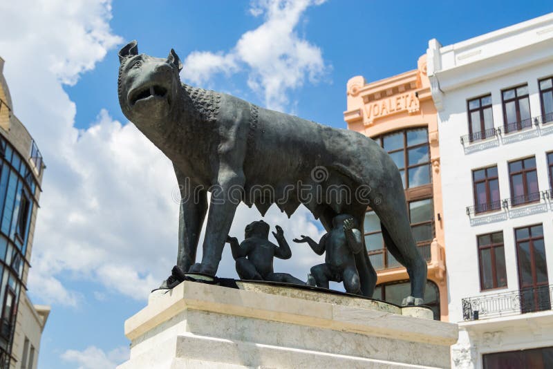 Replica Del Lupo Di Capitoline A Bucarest, Romania Fotografia ...