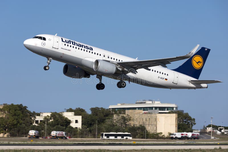Lufthansa A320 Taking Off in Nice Clear Skies Editorial Photography ...