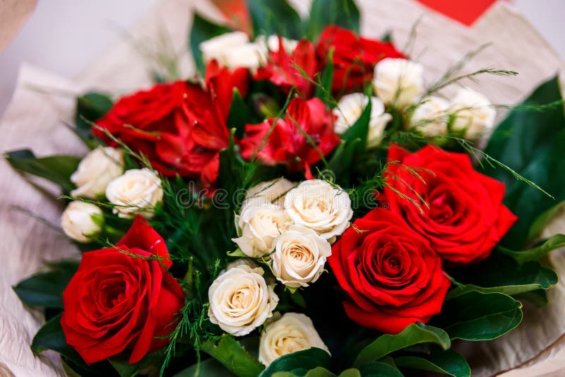 A Bouquet of White and Red Roses Stock Image - Image of copy, love ...