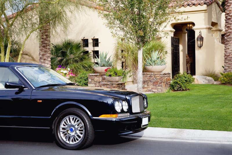 Black Open Roof Car Parked Outside Mansion House Stock Photo - Image of ... Black Open Roof Car Parked Outside Mansion House Stock Photo - Image of ...