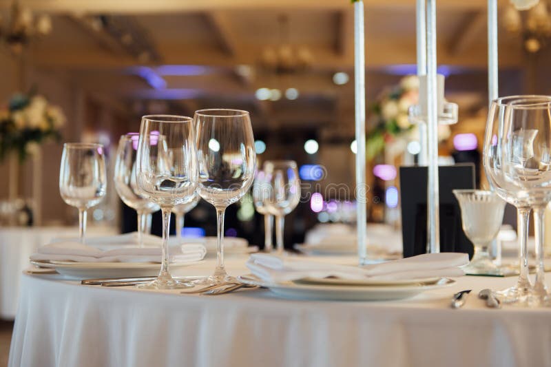 Luxurious Restaurant. Luxurious Interior, White Tables, Serving Dishes ...