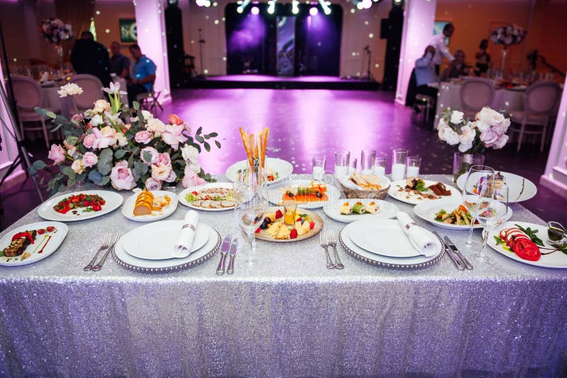 Luxurious Restaurant. Luxurious Interior, White Tables, Serving Dishes ...