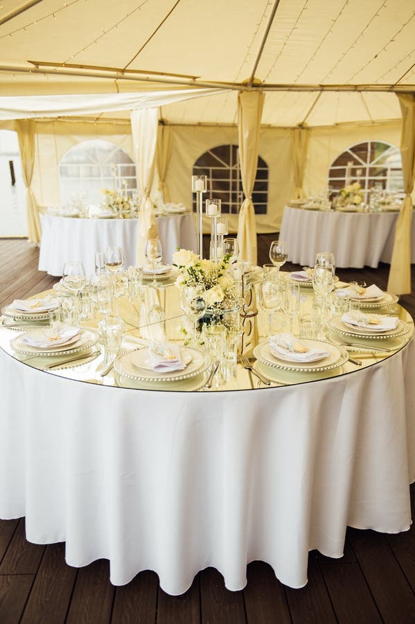 Luxurious Restaurant. Luxurious Interior, White Tables, Serving Dishes ...