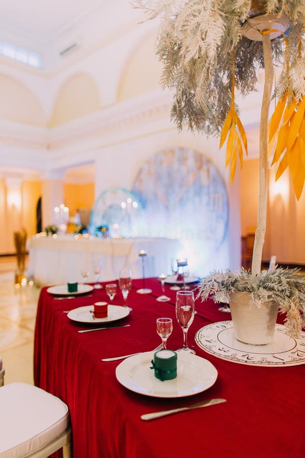 Luxurious Wedding Table with Red Tablecloth. Wedding Celebration Stock ...