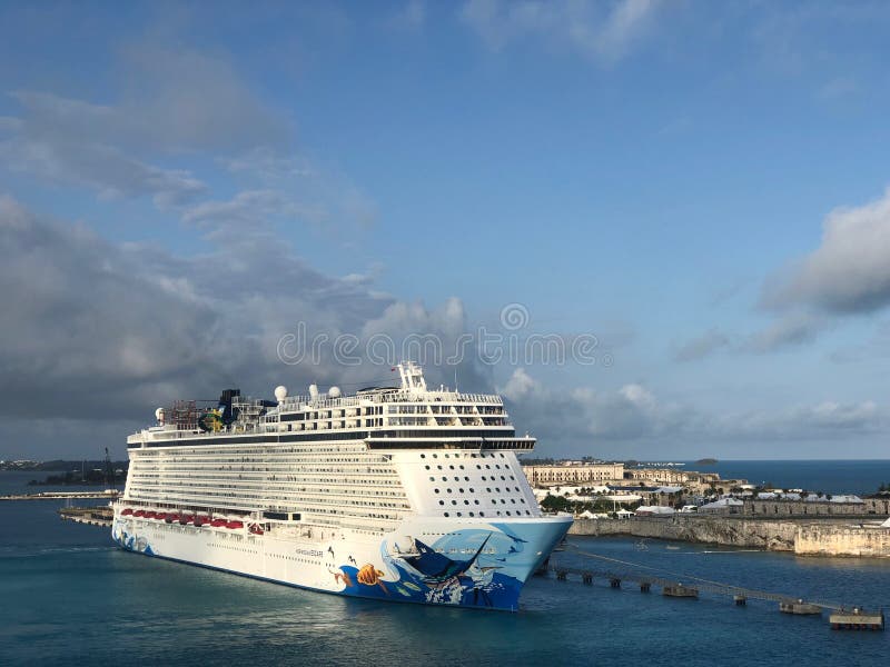 Cruise Ship. editorial image. Image of boat, line, blue - 149295120