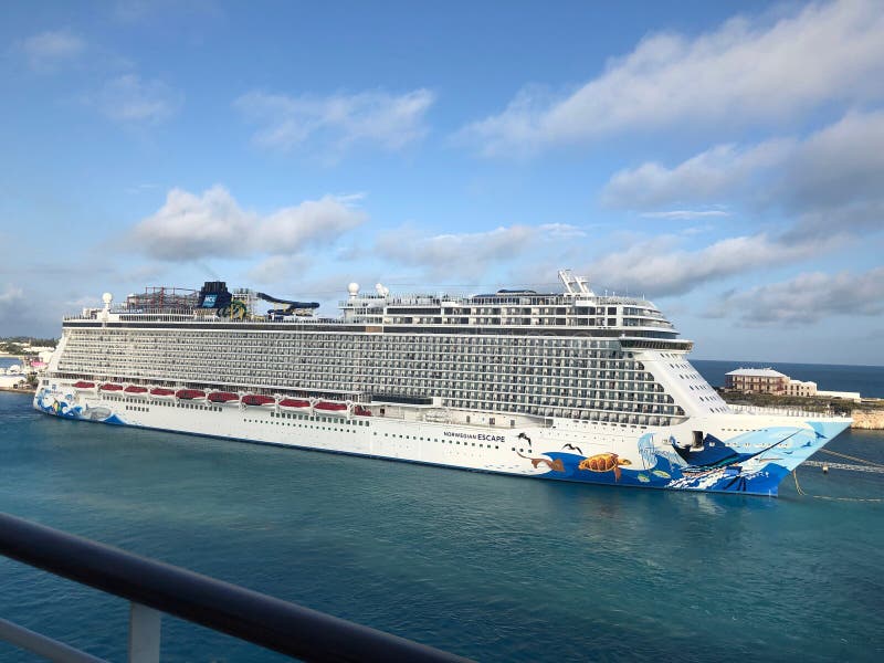 Cruise Ship. editorial photo. Image of cruise, docked - 149295181